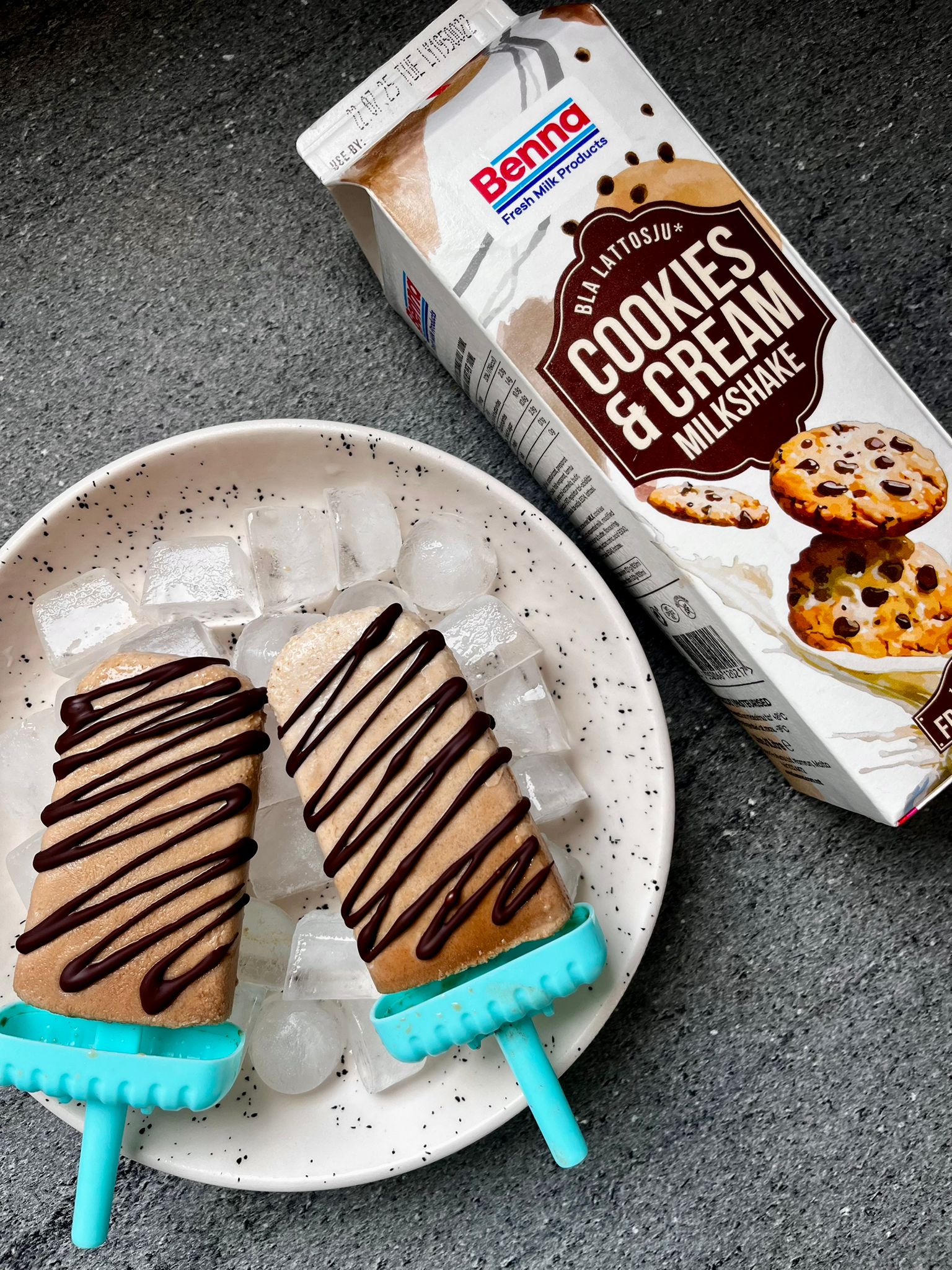 Cookies and Cream Popsicles - Benna
